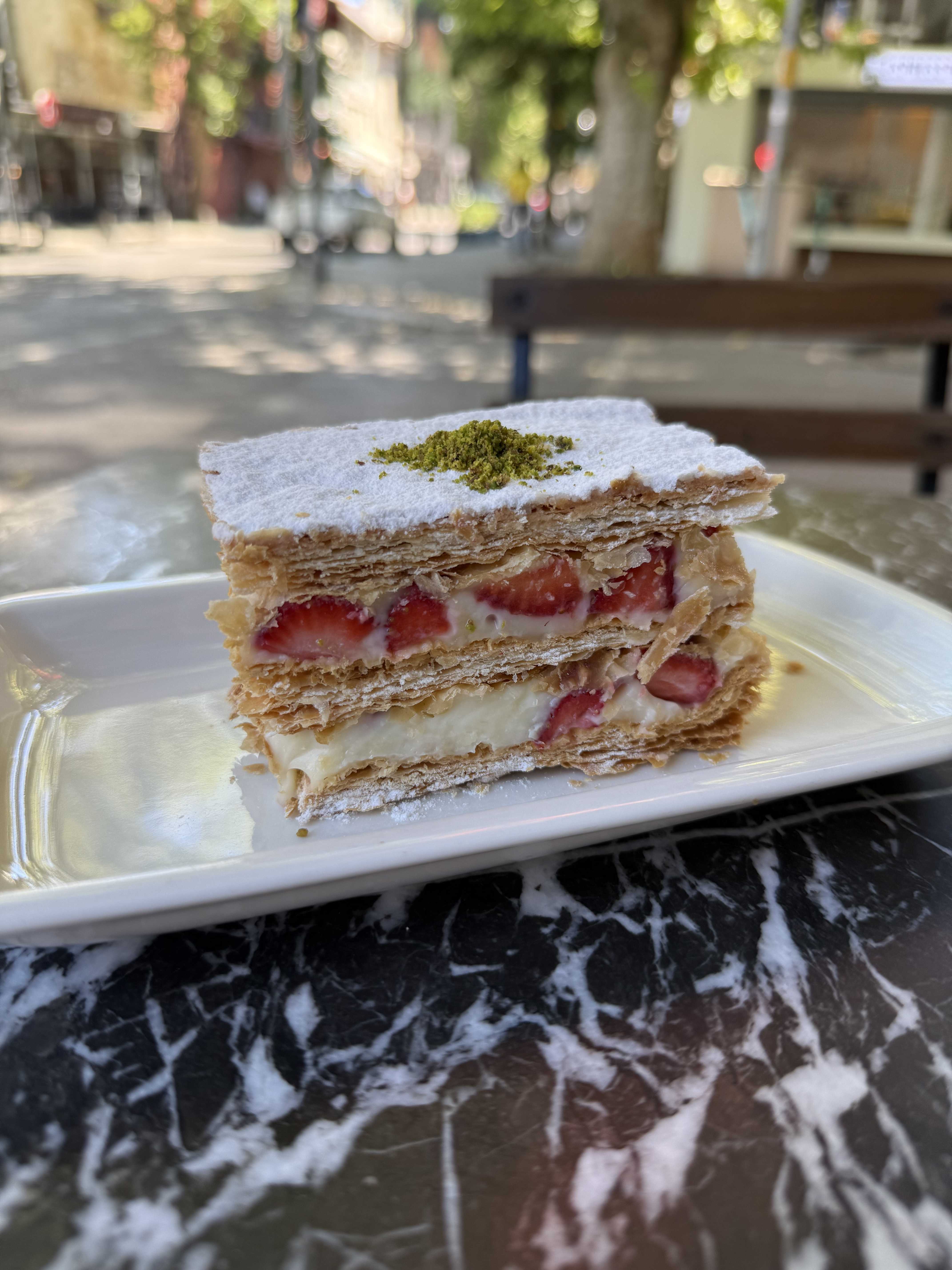 Gastronaut Guide - Dilim Pastanesi