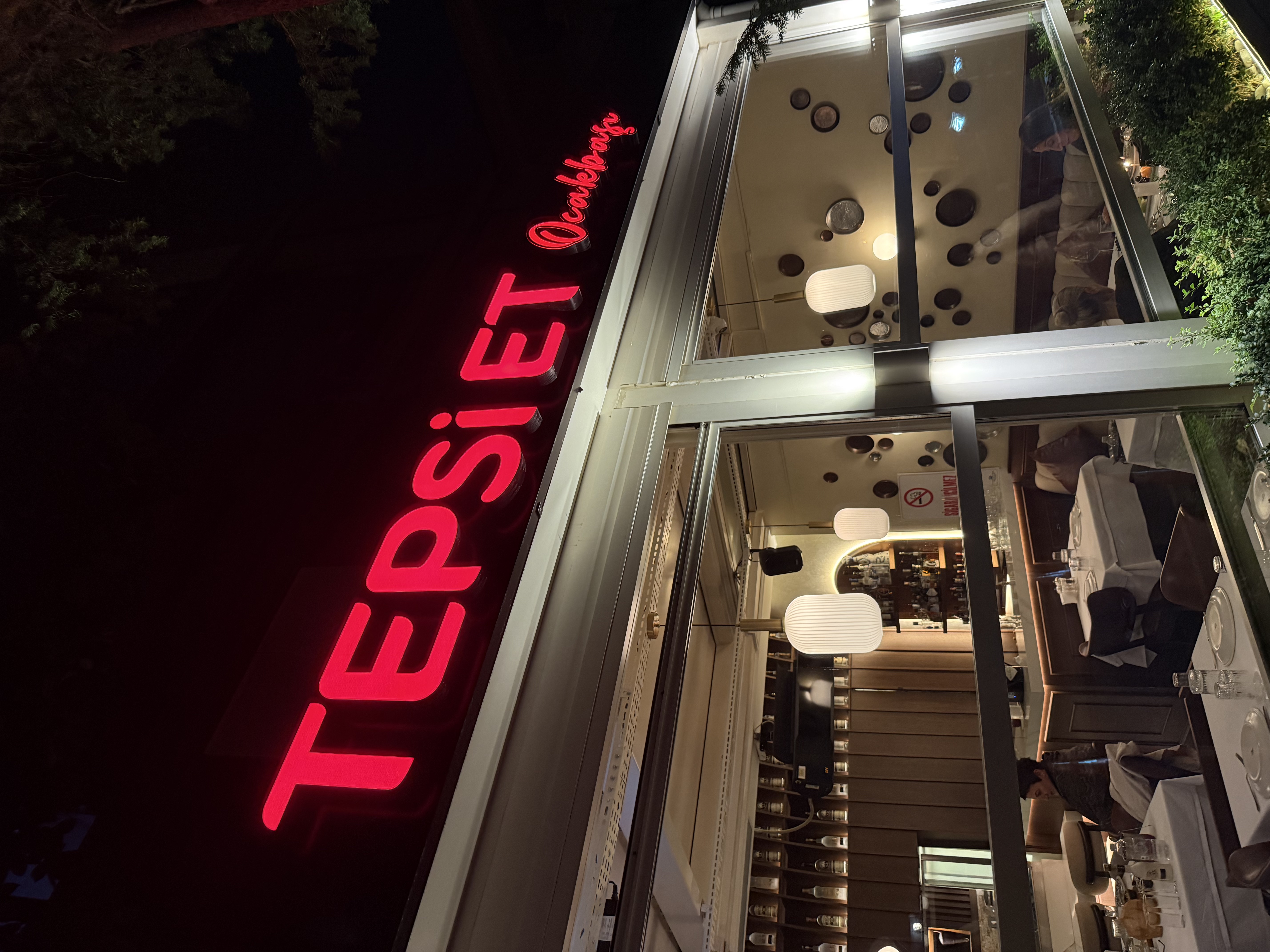 Gastronaut Guide - Tepsi Et